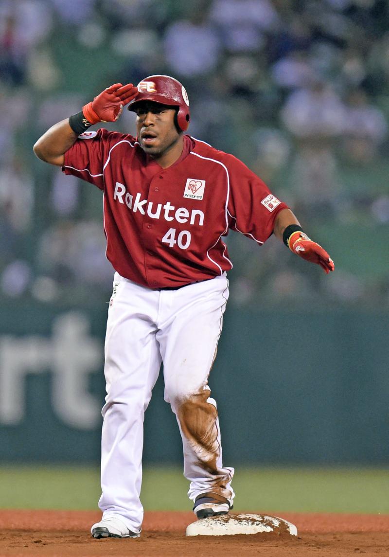 楽天4番ウィーラー、強烈ライナーで適時二塁打 - 野球 : 日刊スポーツ