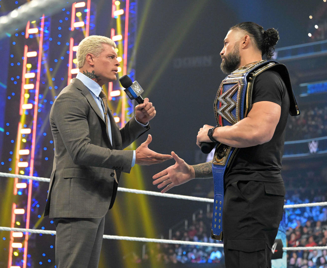 【WWE】王者ローマン・レインズ「お前の父ダスティの指導教える」コーディ・ローデスと舌戦 - プロレス写真ニュース : 日刊スポーツ