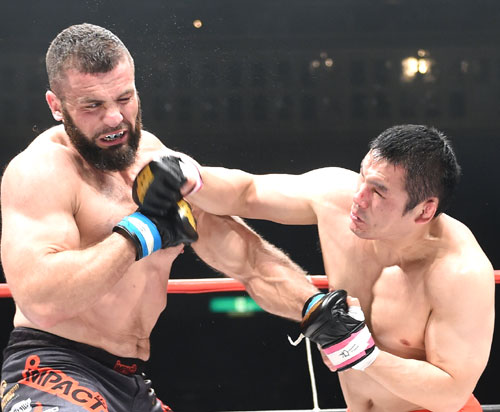 ミノワマン初戦敗退「悔しい」22キロ差パワー負け - 格闘技 : 日刊スポーツ