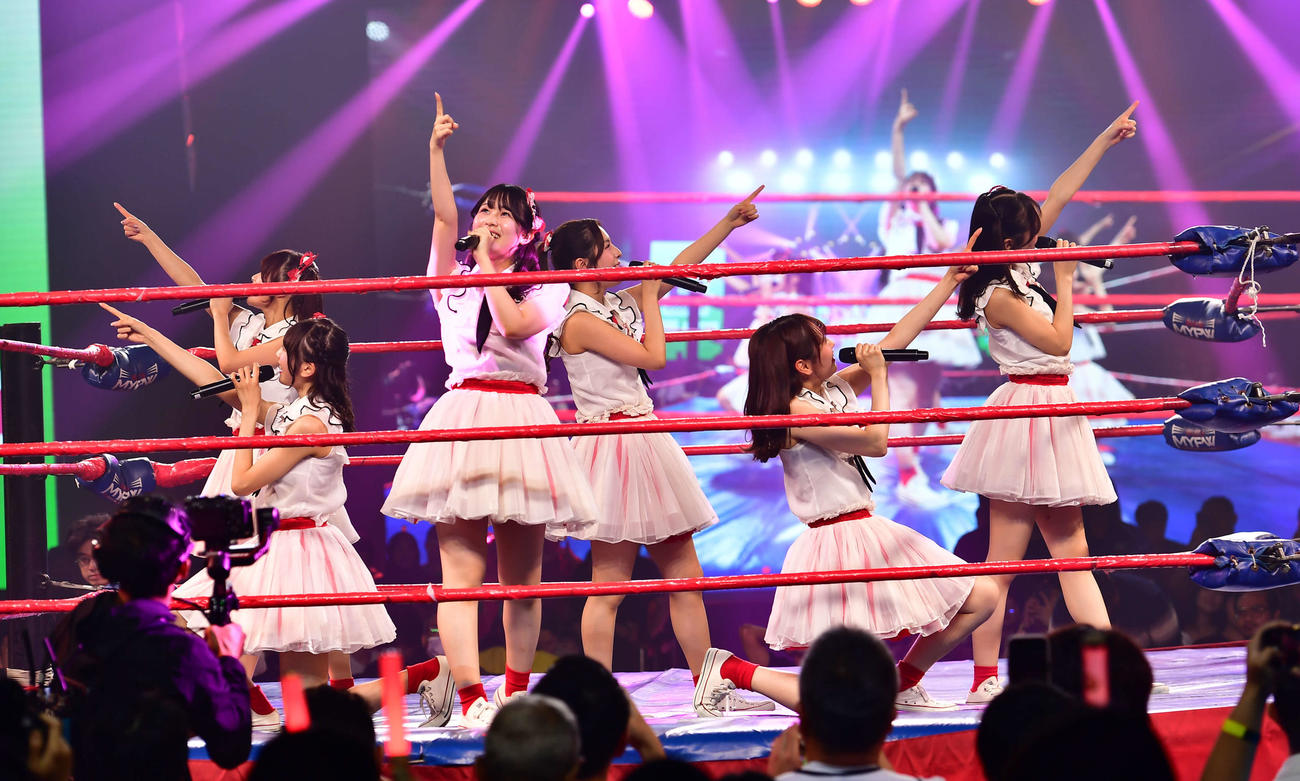 KLP48＆矢口真里ら「会いたかった」「LOVEマシーン」マレーシアでプロレス融合コラボ - AKB48写真ニュース : 日刊スポーツ
