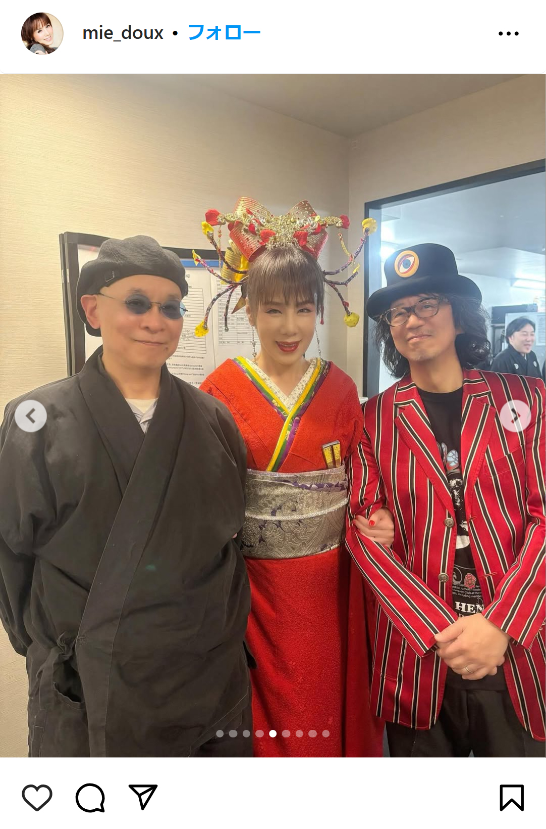 未唯mie「Pink Lady Night」桂由美さんの赤い着物姿でバンドメンバーらと撮影 - 芸能写真ニュース : 日刊スポーツ