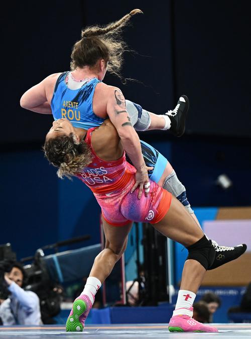 【レスリング】女子で「垂直落下式バックドロップ」米国20歳ブレーデスに登坂絵莉さんも驚愕 - レスリング - パリオリンピック2024 ...