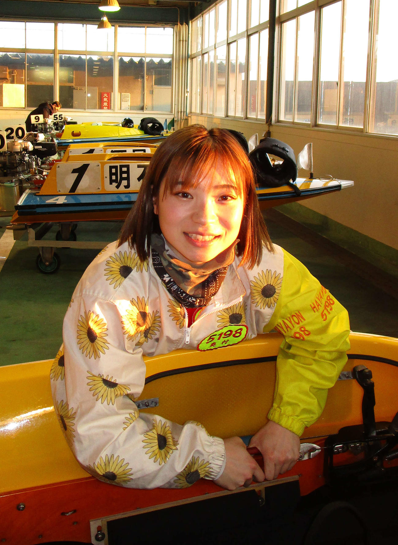 奥村明日香デビュー2勝目「仲谷颯仁さんにアドバイスしていただき乗りやすさと伸び来た」／丸亀 - ボート写真ニュース : 日刊スポーツ