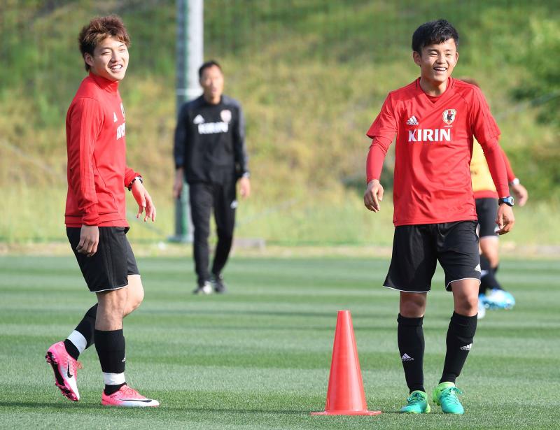 久保建英から堂安へ鮮やか連係でゴール U20合宿 - 日本代表 : 日刊スポーツ